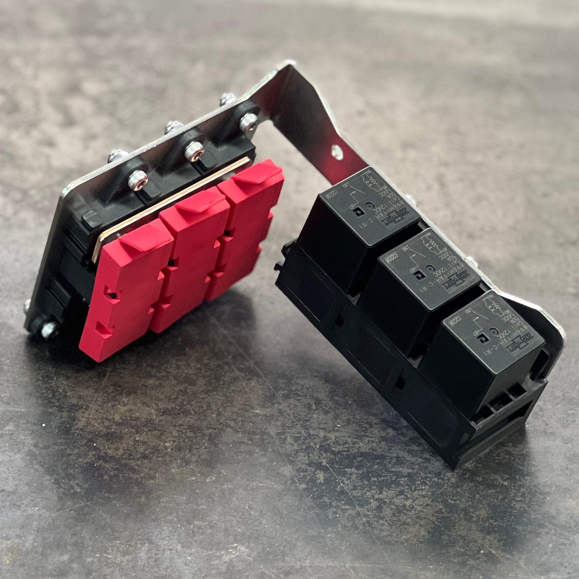 Accessory Fuse Mounting Kit- 70 Series Landcruiser
